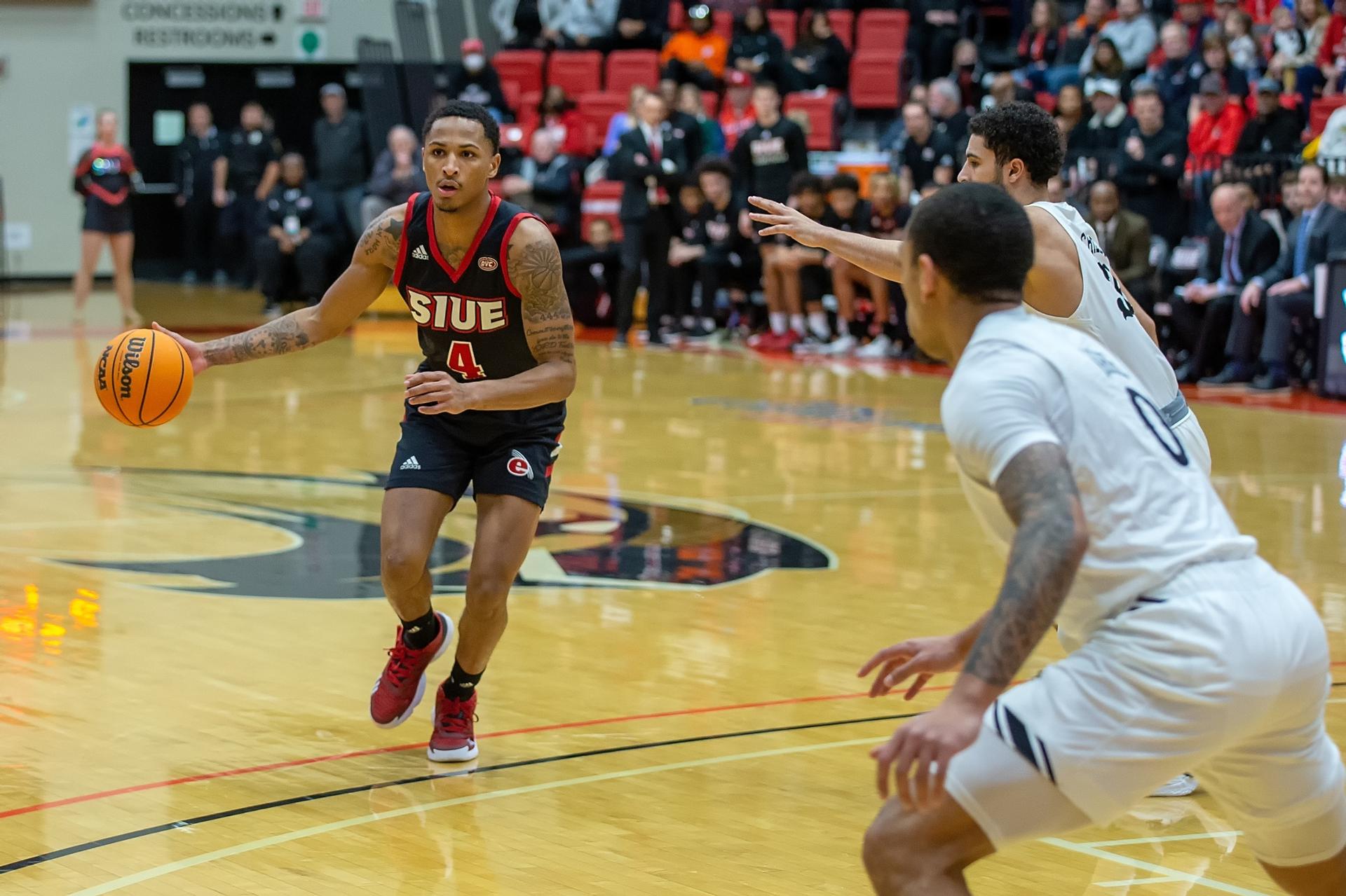 Morehead State comes back for win over Cougars