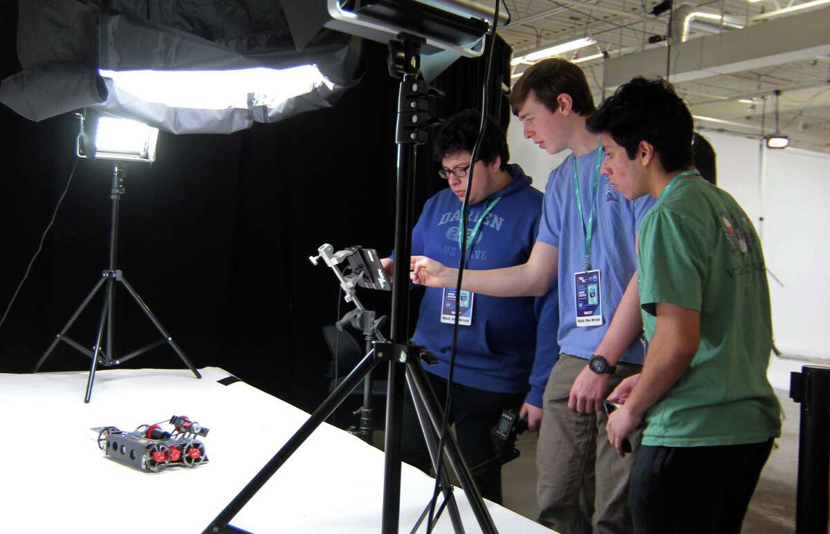 Darien High School robotics club competes for NHRL battlebots
