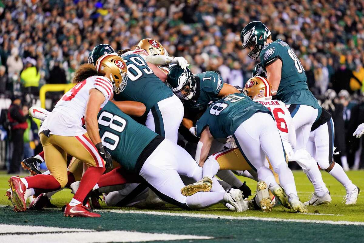 Jalen Hurts, Eagles soar into Super Bowl, rout 49ers for NFC title