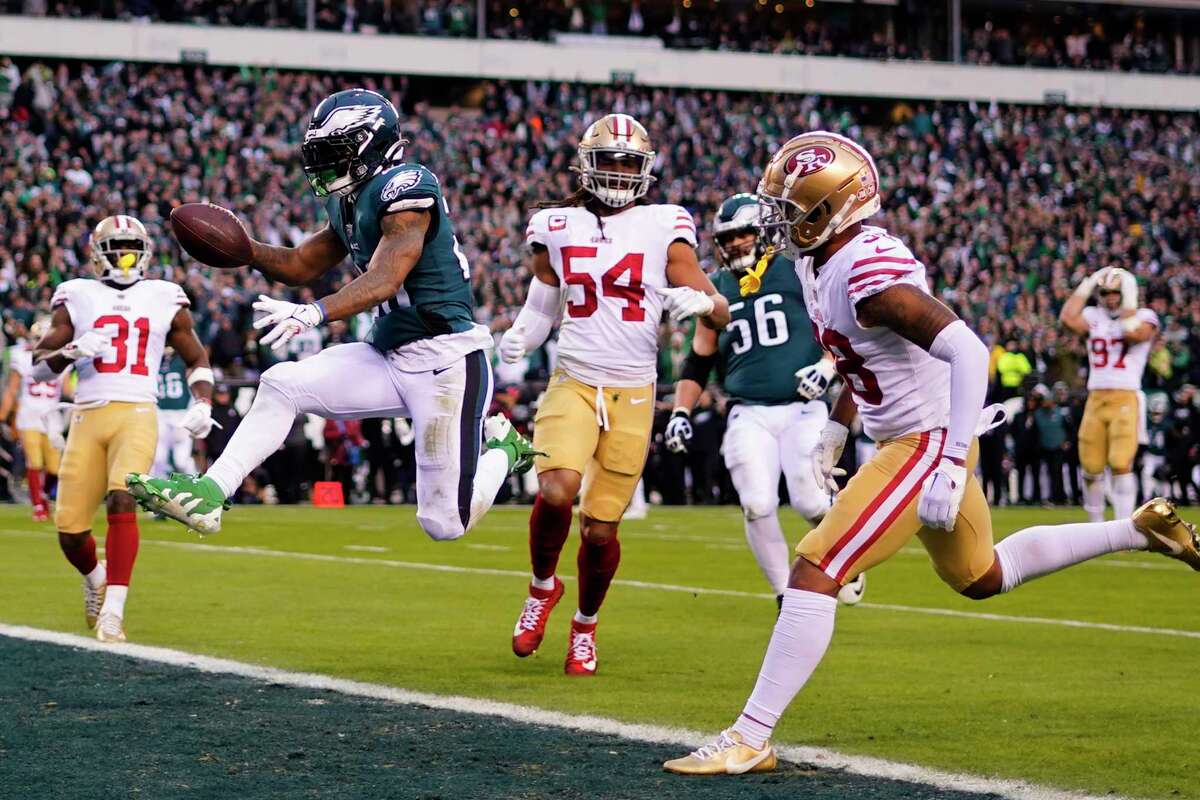 Jalen Hurts, Eagles soar into Super Bowl, rout 49ers for NFC title