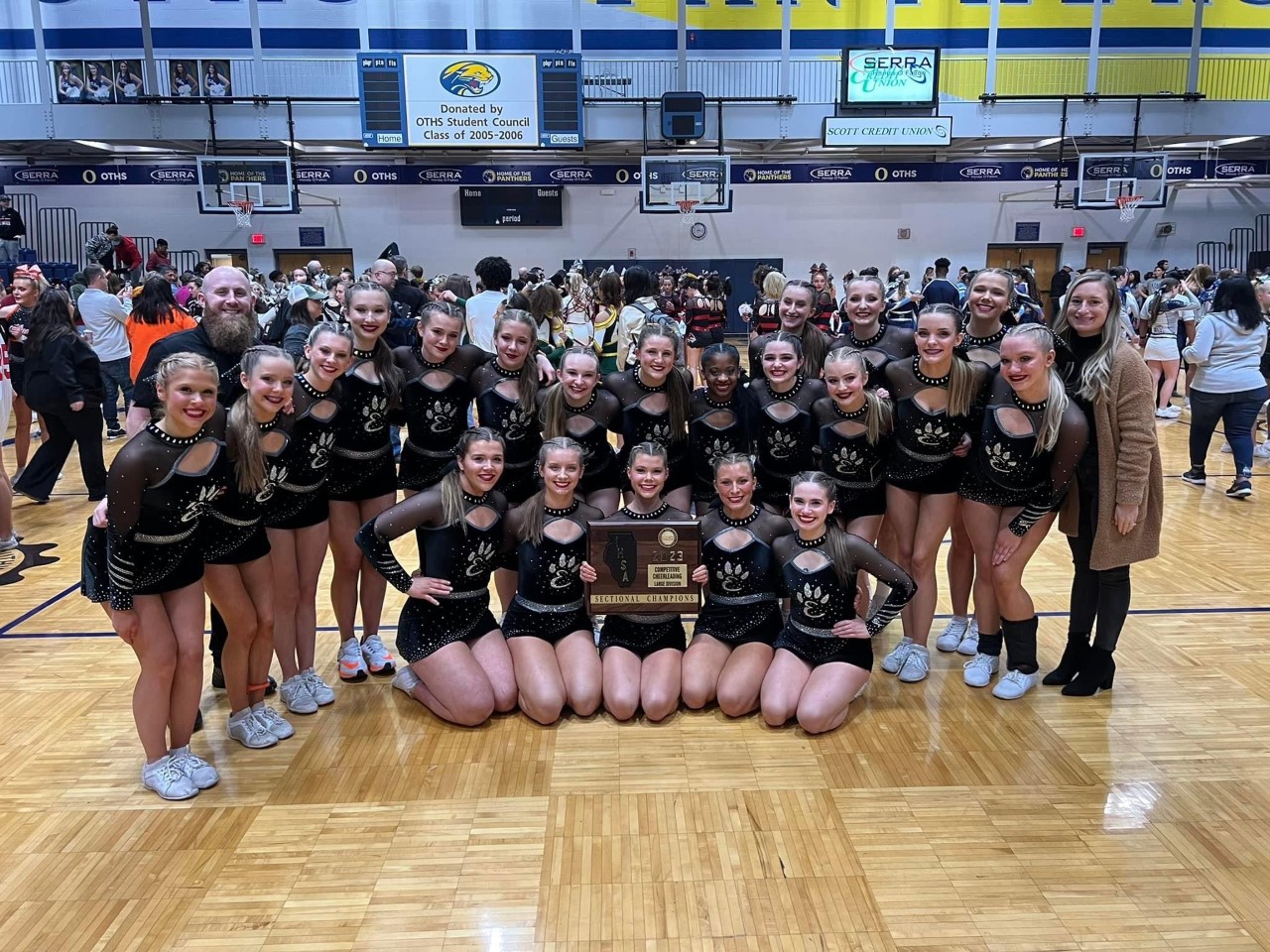 Edwardsville cheerleaders finish first at IHSA O'Fallon Sectional