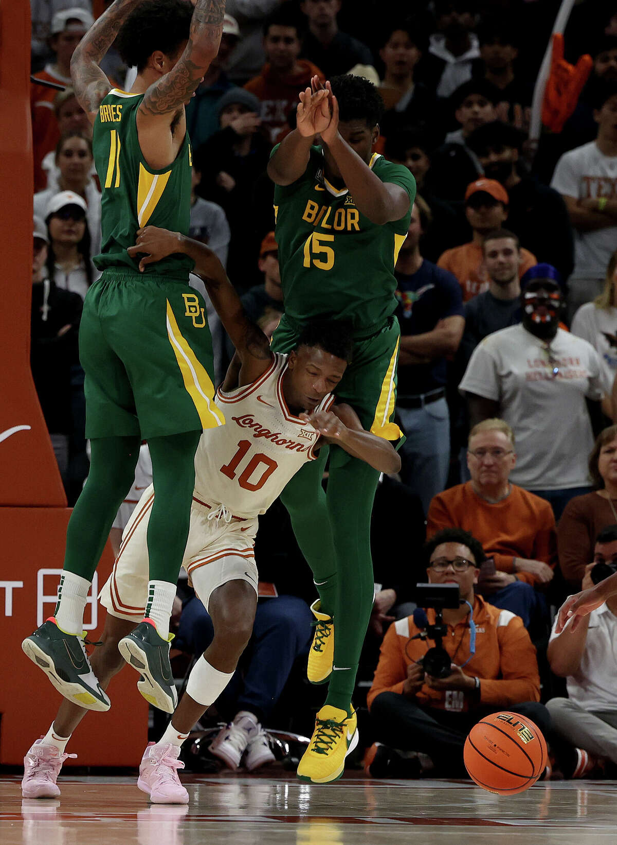 No. 10 UT Longhorns finally take down No. 11 Baylor Bears