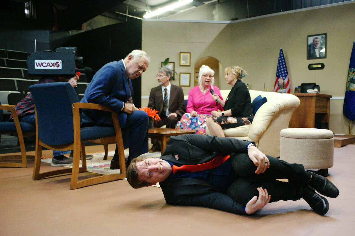 Pasadena show 'The Outsider' takes satirical look at elections