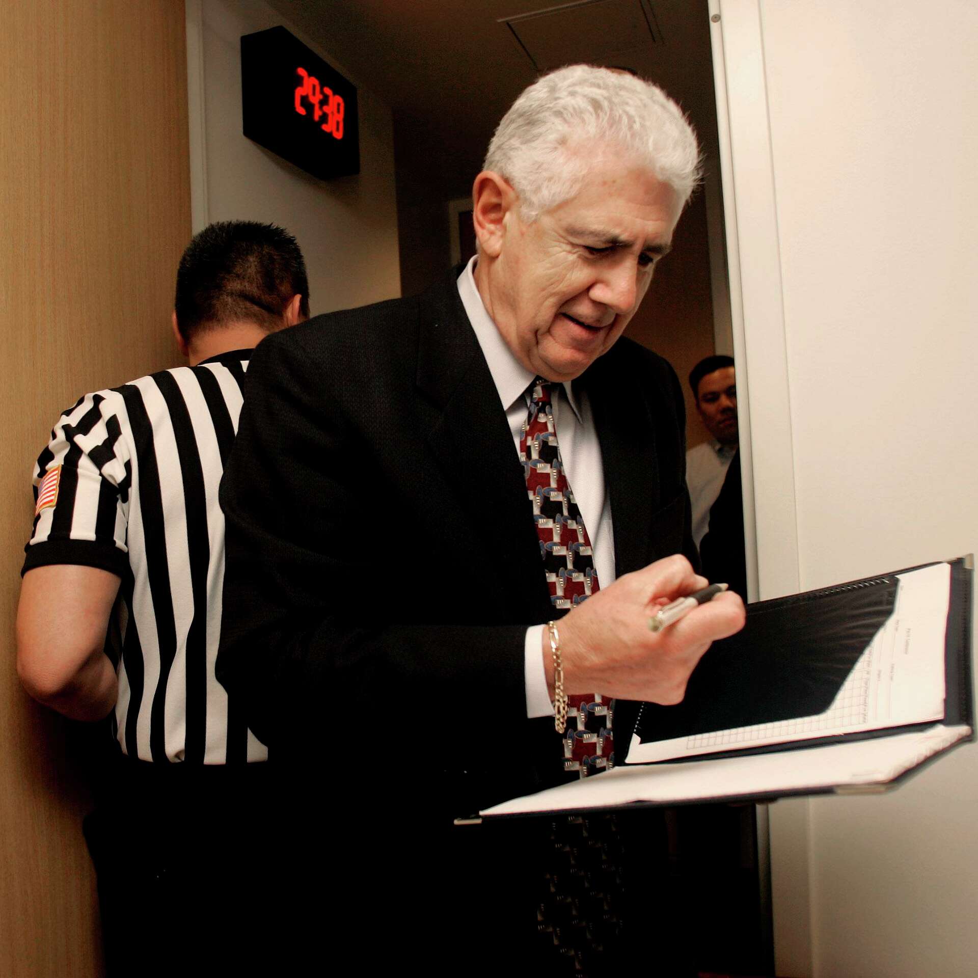 Former Cal head basketball coach Lou Campanelli dies at 84