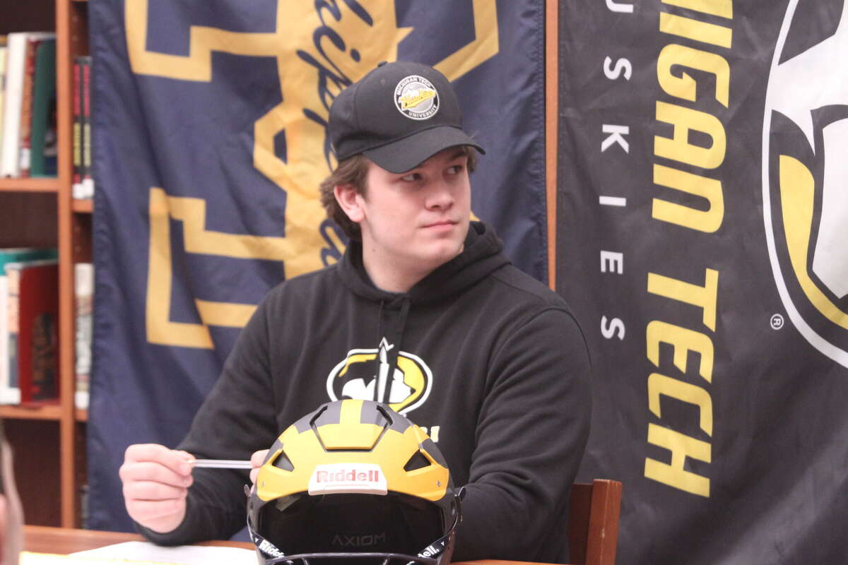 Manistee's VanSickle signs with Michigan Technological University