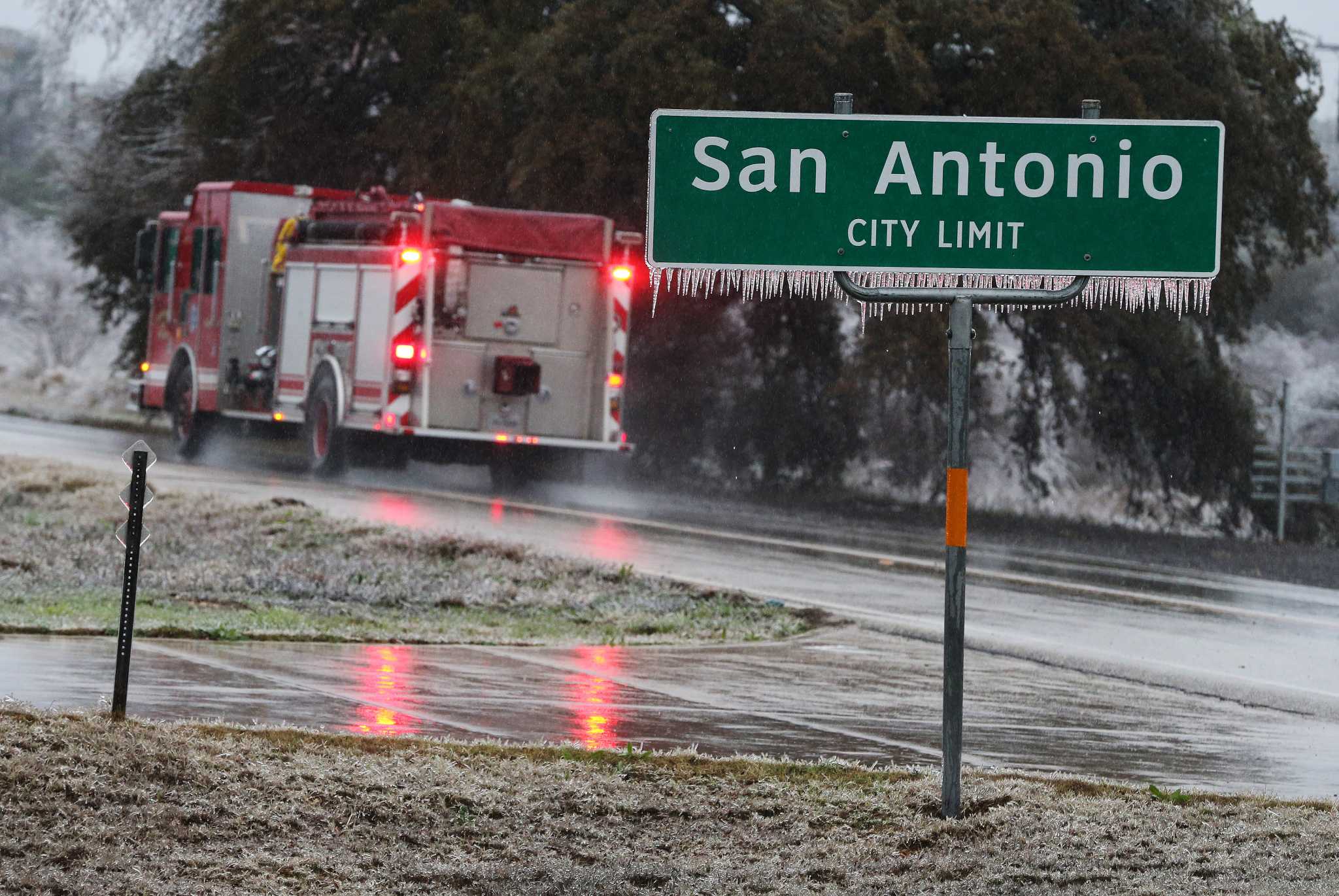 Timeline of when wintry mix could wreak havoc on Texas roads