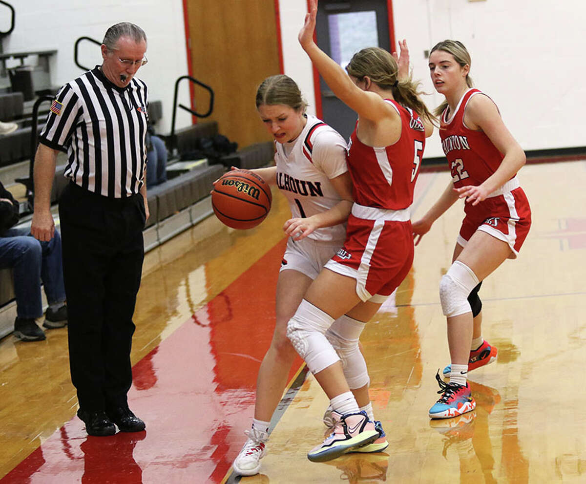 Staunton takes out Calhoun in clash of 20-game winners