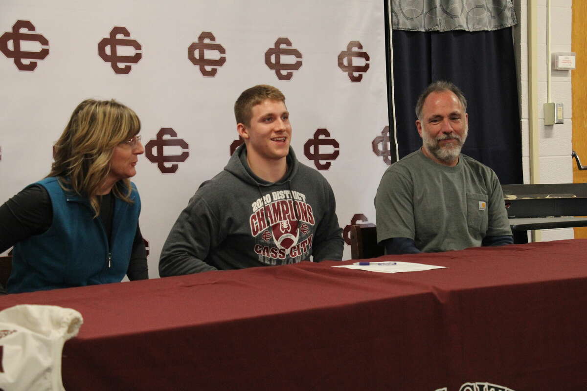 Cass City's Steely signed with Lawrence Tech to play football