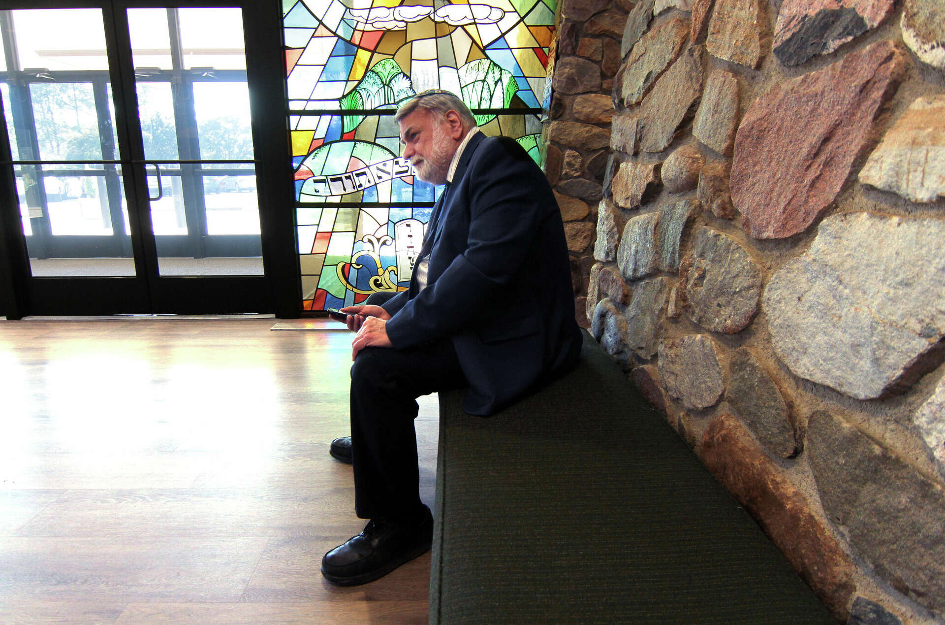 Rabbi Mark Golub remembered for wit, heart at funeral service