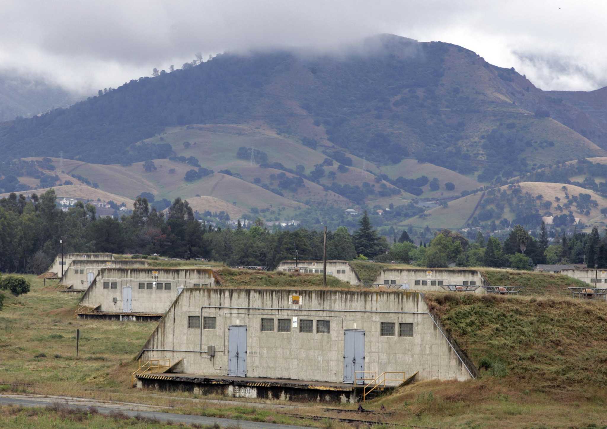 Build Bay Area center for homeless people at the former military base