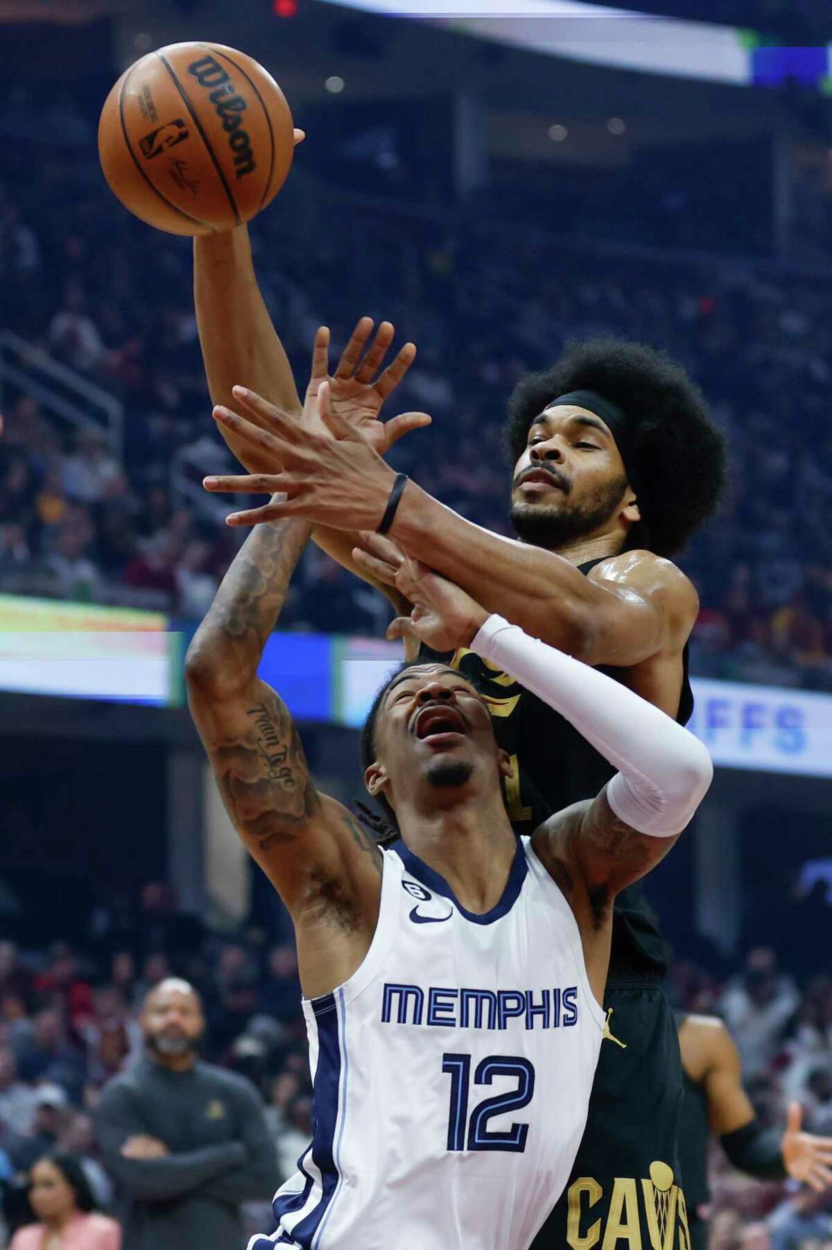 Scuffle sparks ejections in Cavaliers' win over Grizzlies