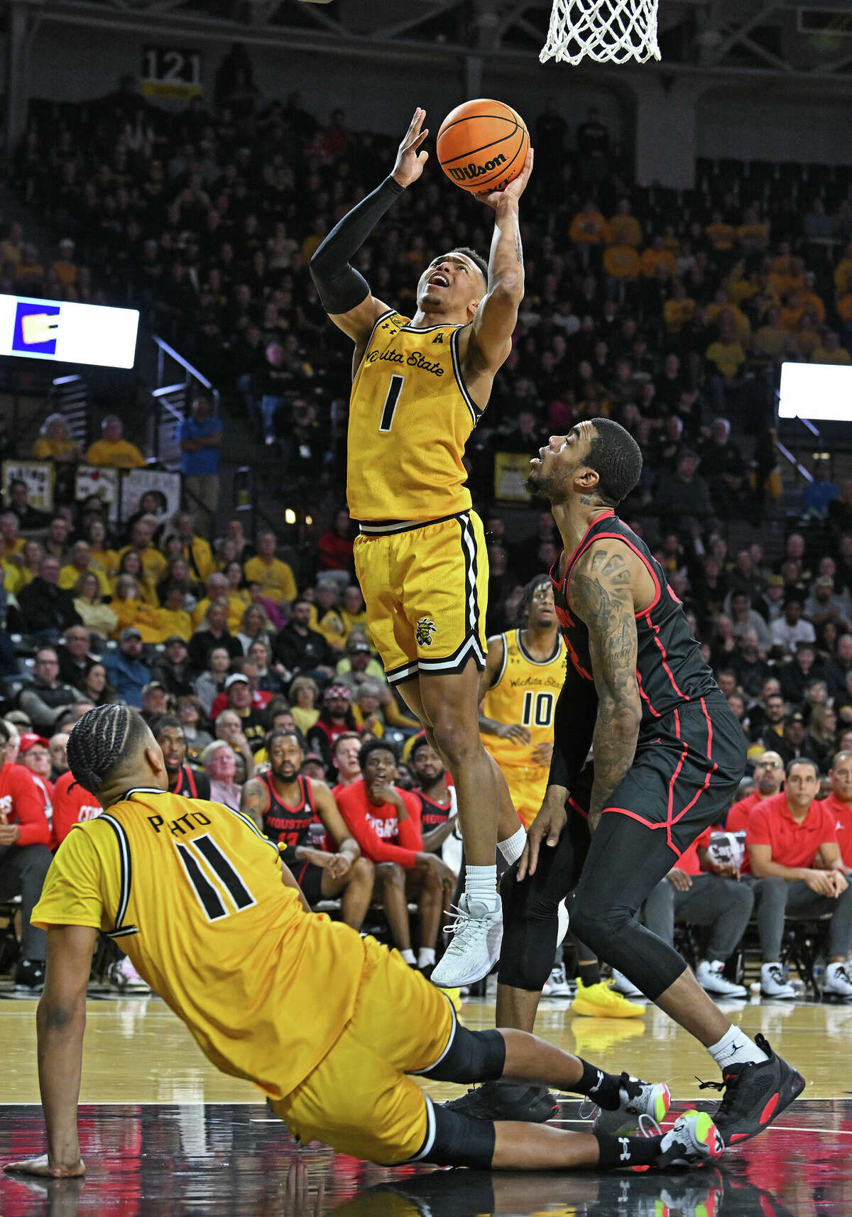 No. 3 Houston Cougars defeat upset-minded Wichita State Shockers