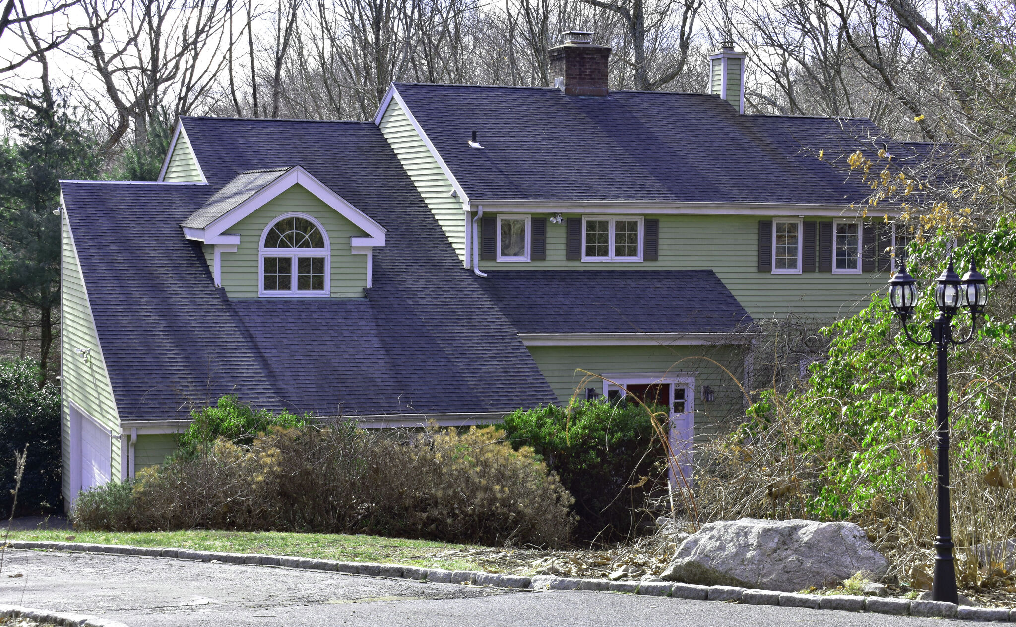 New real estate listings in CT down, but market remains steady