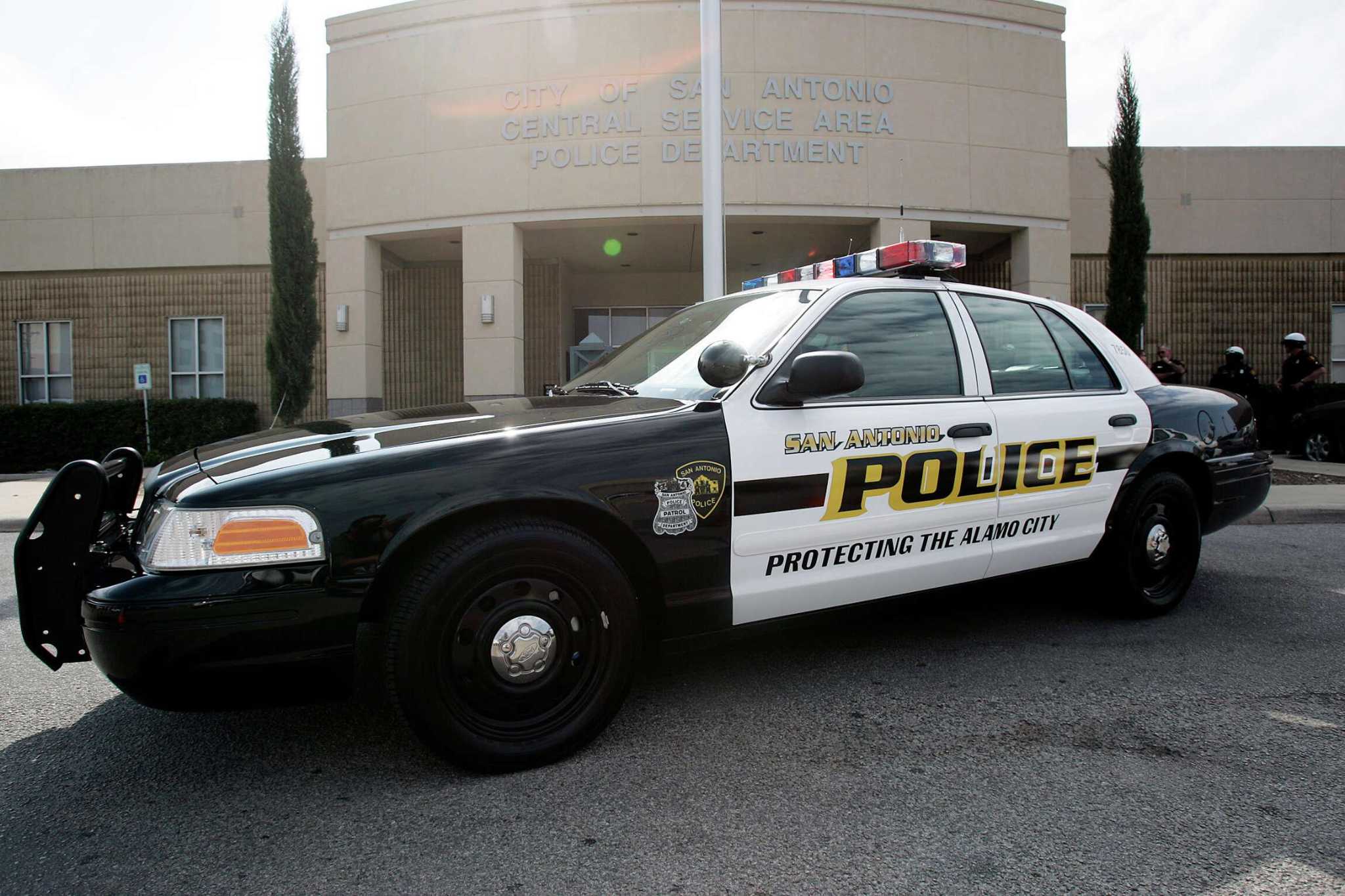 3 injured in crash involving SAPD patrol car on Southwest Side