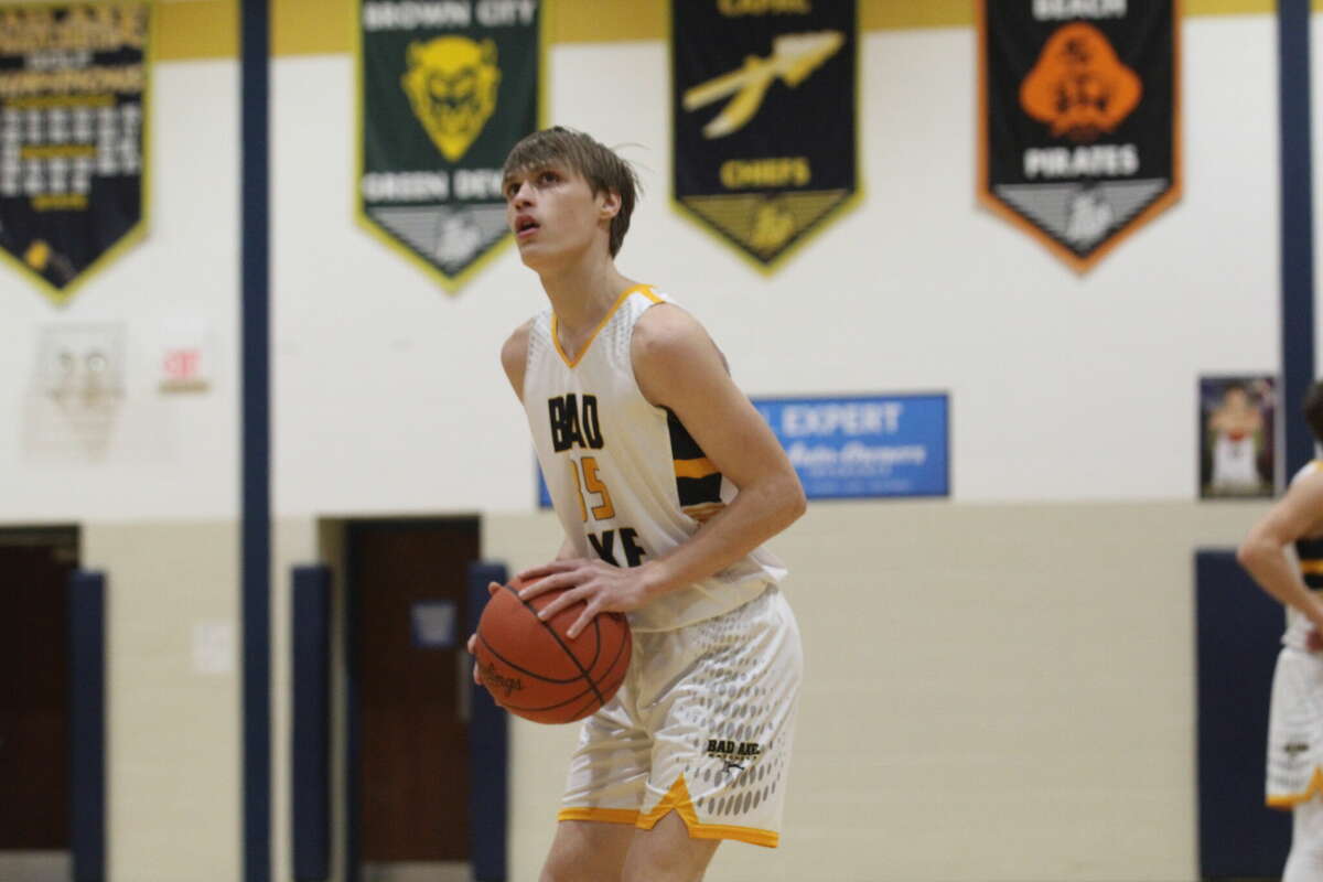 Bad Axe boys storm back in the fourth quarter to defeat Reese