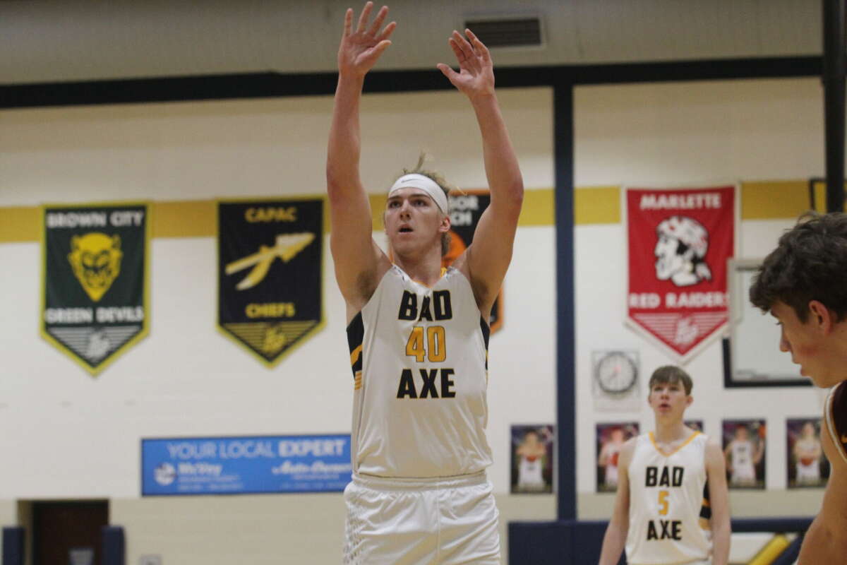 Bad Axe boys storm back in the fourth quarter to defeat Reese
