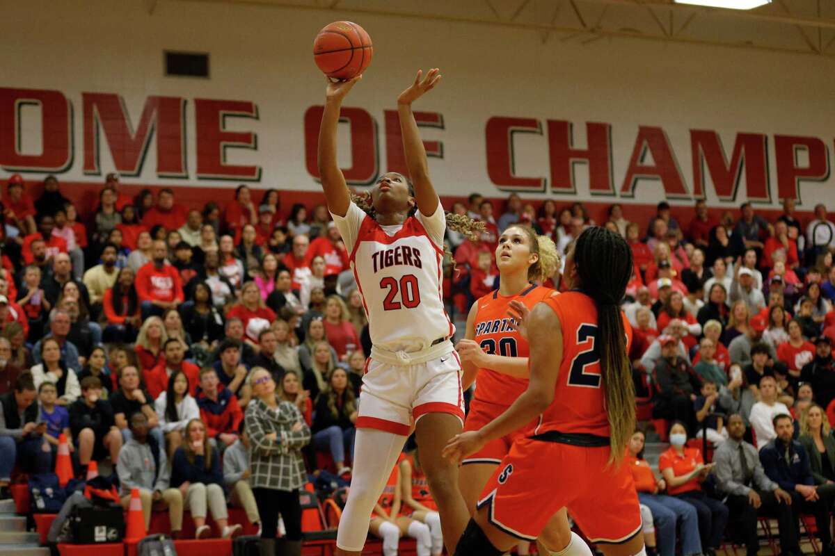 Seven Lakes Spartans stop Katy Tigers' 22-game win streak