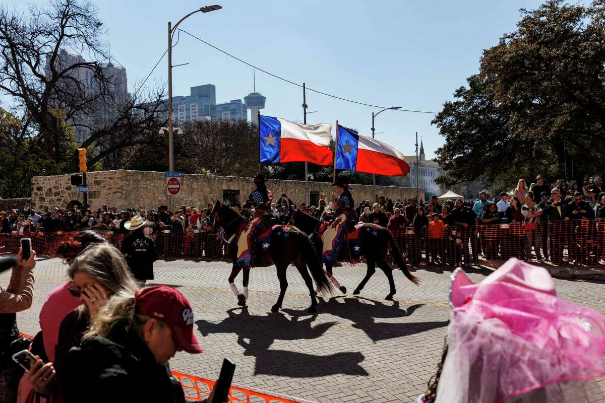 Longhorn stampede kicks off San Antonio Stock Show and Rodeo