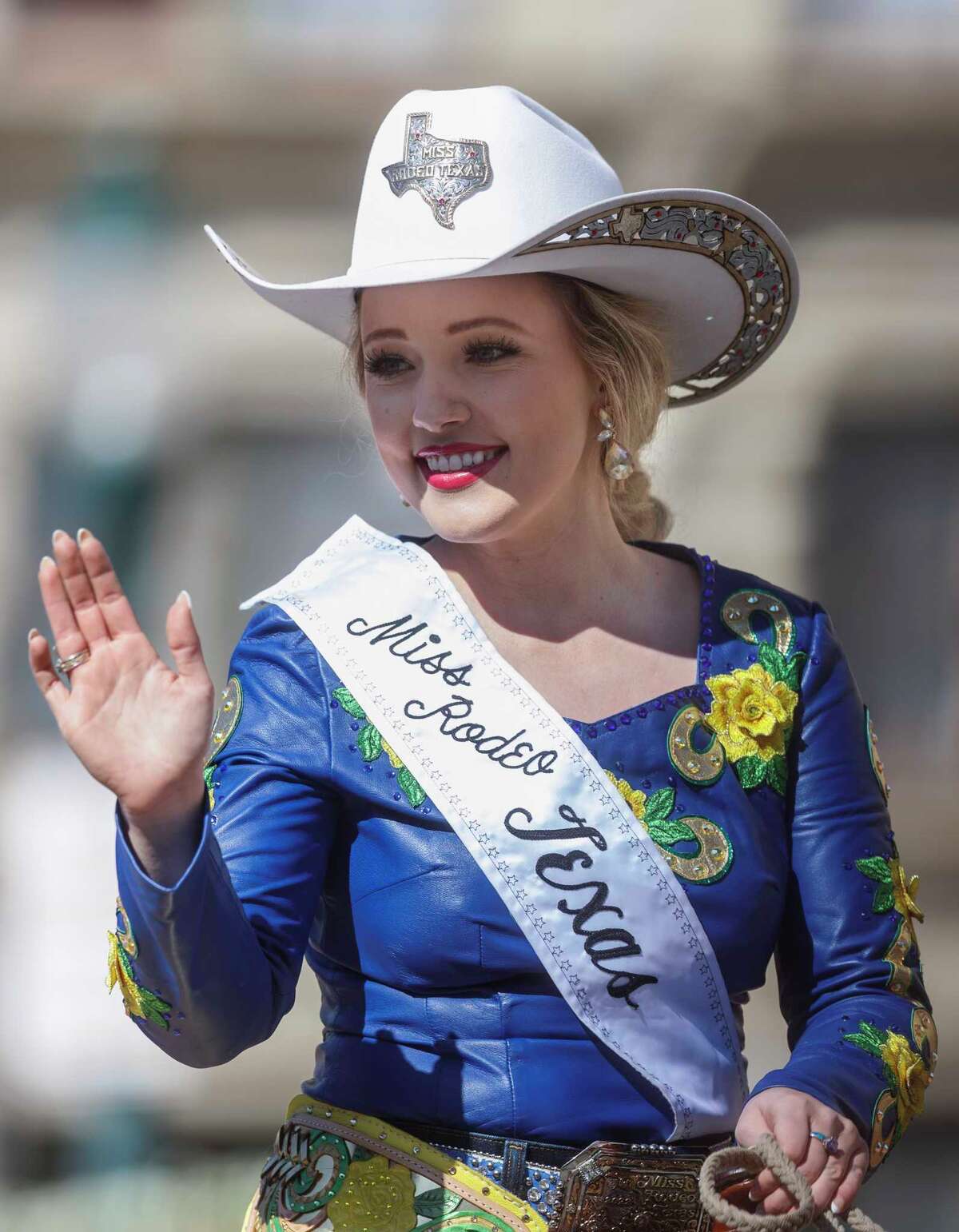Longhorn stampede kicks off San Antonio Stock Show and Rodeo
