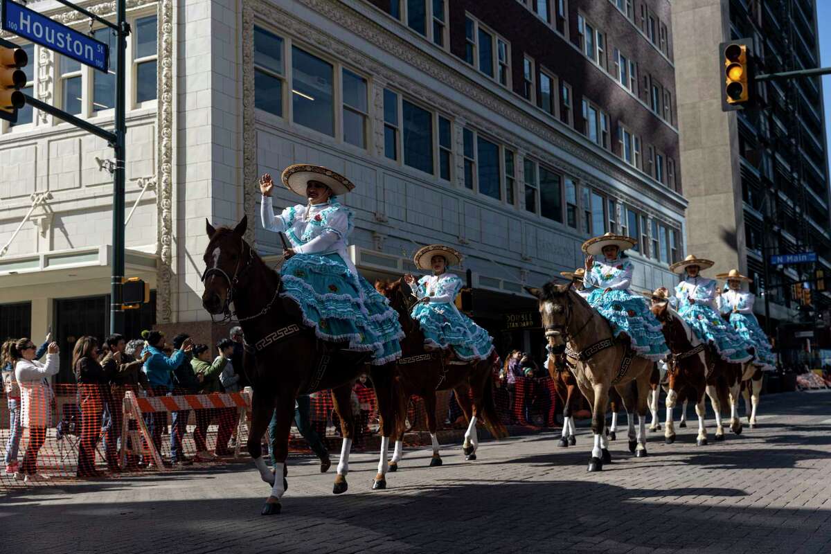 Longhorn stampede kicks off San Antonio Stock Show and Rodeo