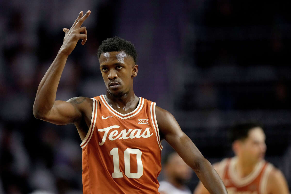 Christian Bishop leads Texas Longhorns past Kansas State