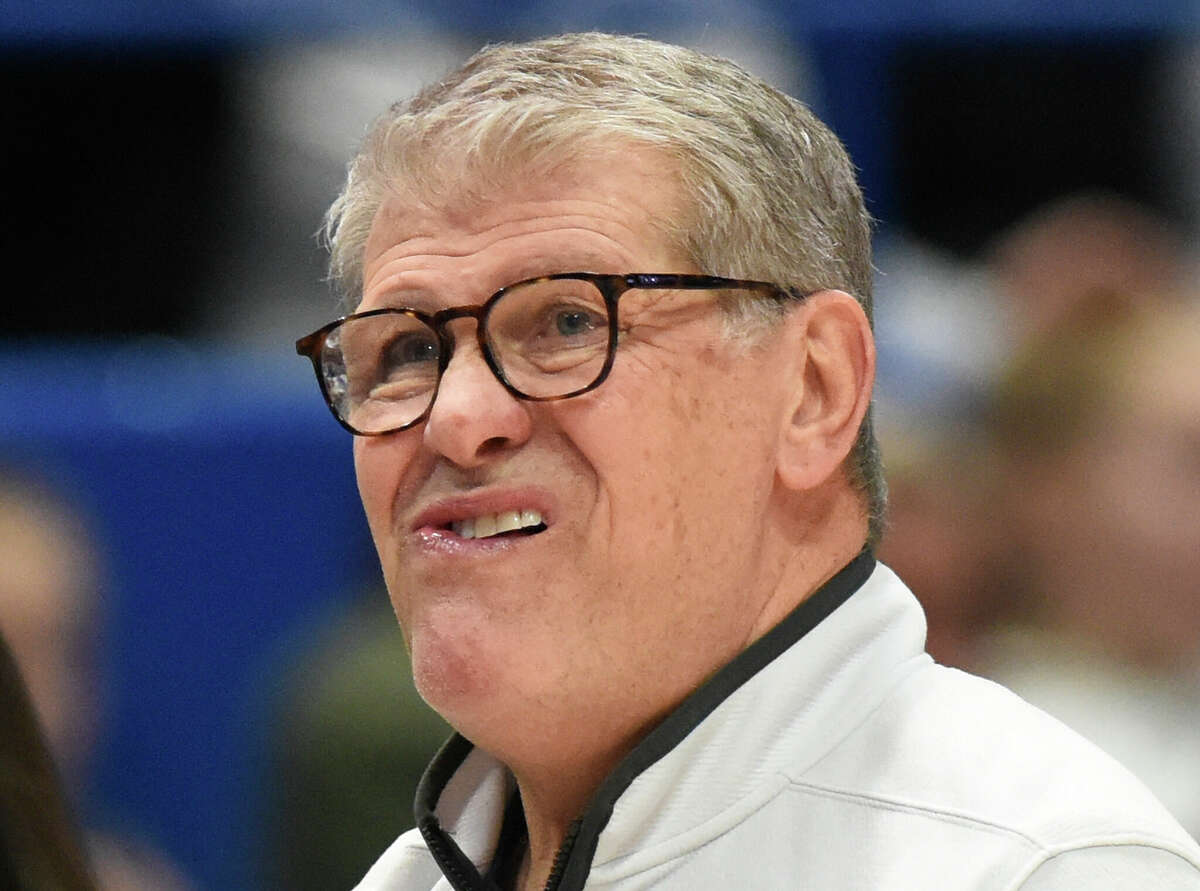 UConn women start strong, fall short vs. No. 1 South Carolina