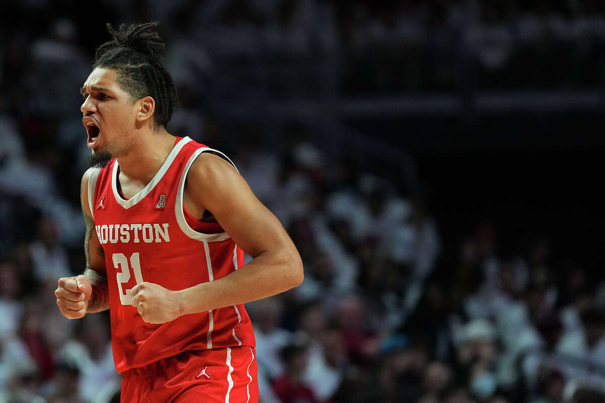 No. 3 Houston Cougars use second-half surge to defeat Temple Owls