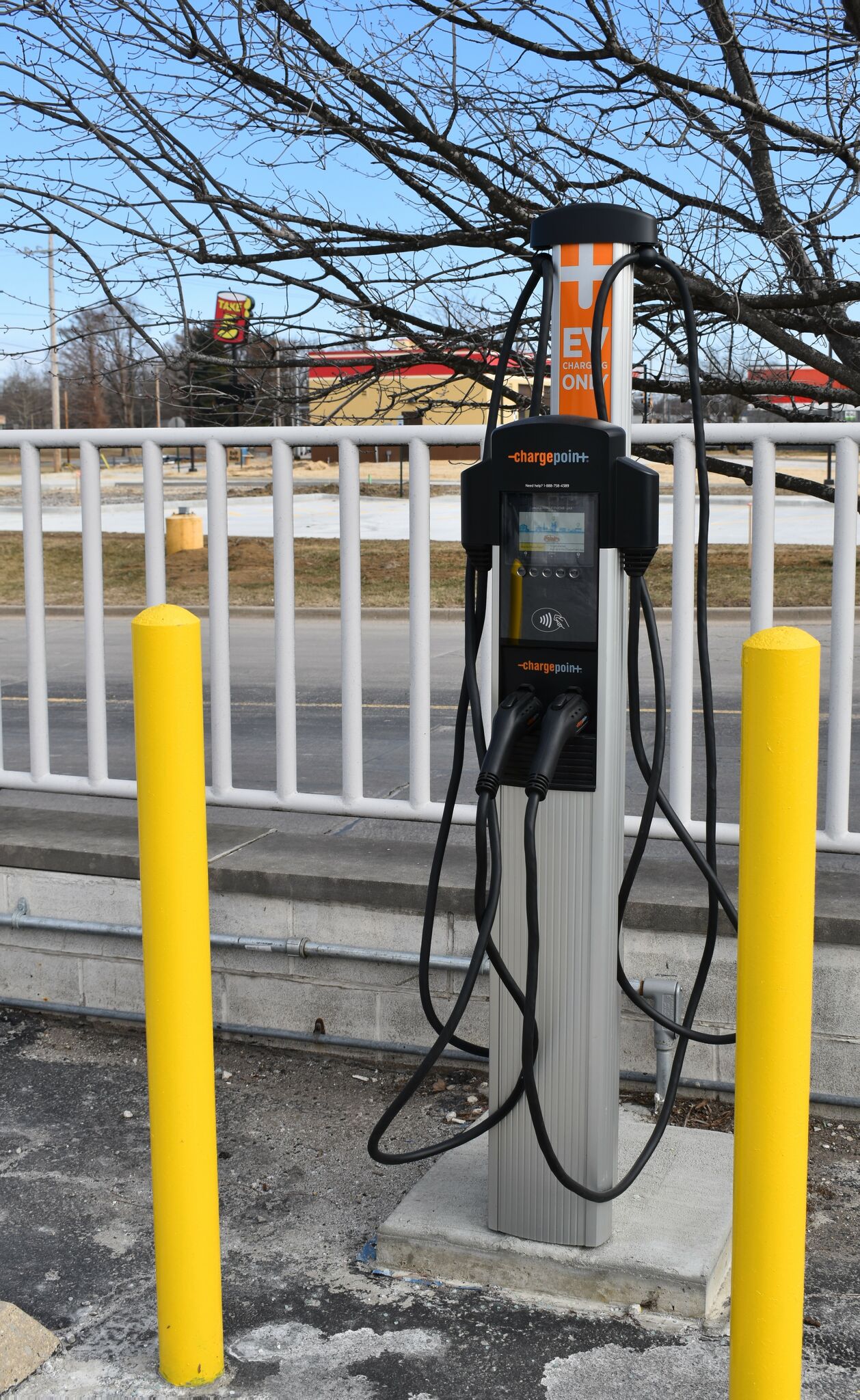 CNB Bank and Trust installs electric vehicle charging in Jacksonville