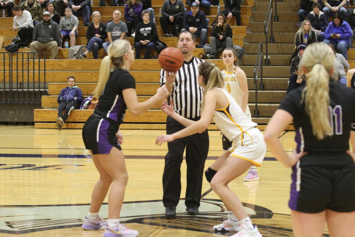 Bad Axe defeats Caro to keep conference title hopes alive