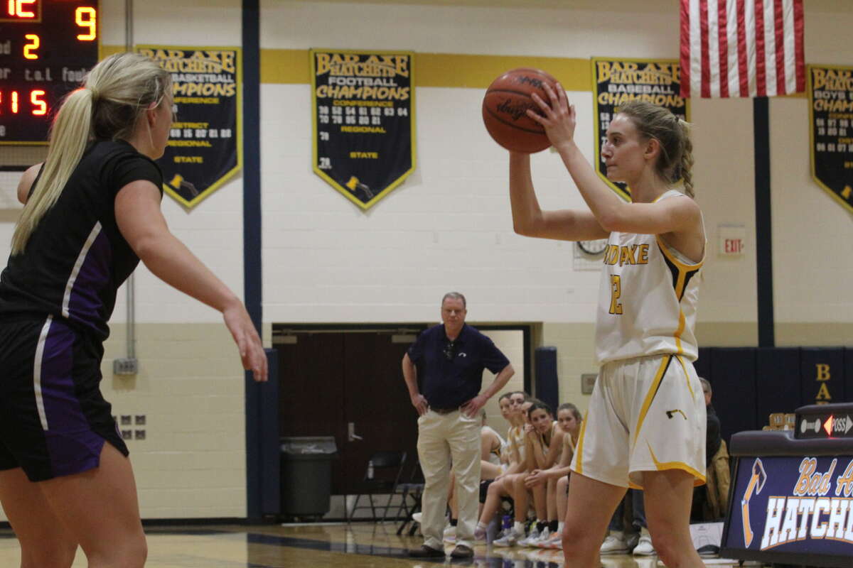 Bad Axe defeats Caro to keep conference title hopes alive