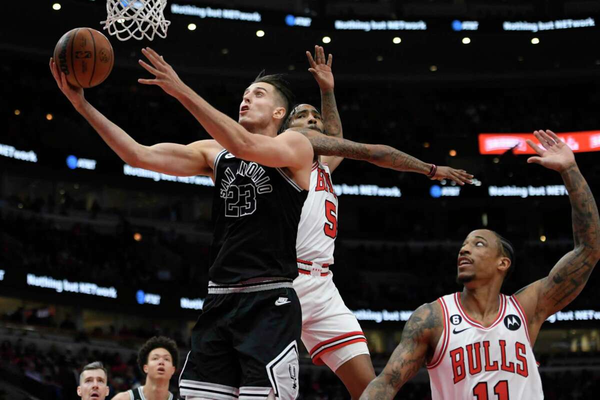 Triple take: Bulls 128, Spurs 104
