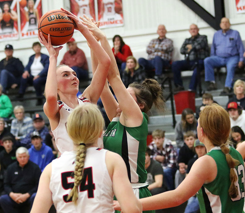 Calhoun gets win, Carrollton gets better in clash of rivals