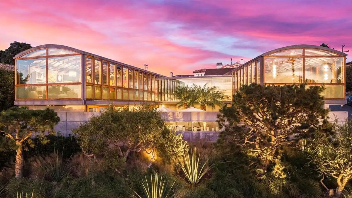 Stunning Beach House Made of Glass Charms the SoCal Market for $7.5M