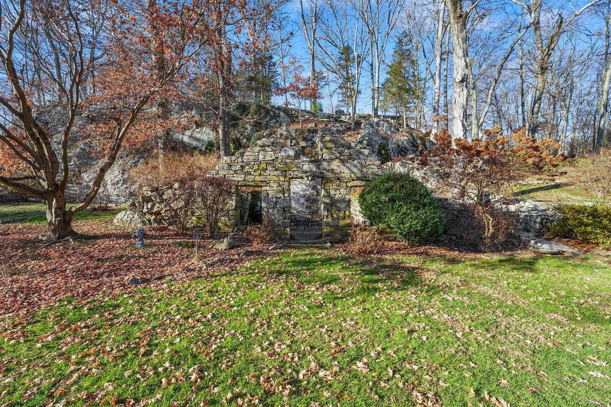 1700s Stamford home mixes old with new, on the market for $2.1M 1700s Stamford home mixes old with new, on the market for $2.1M