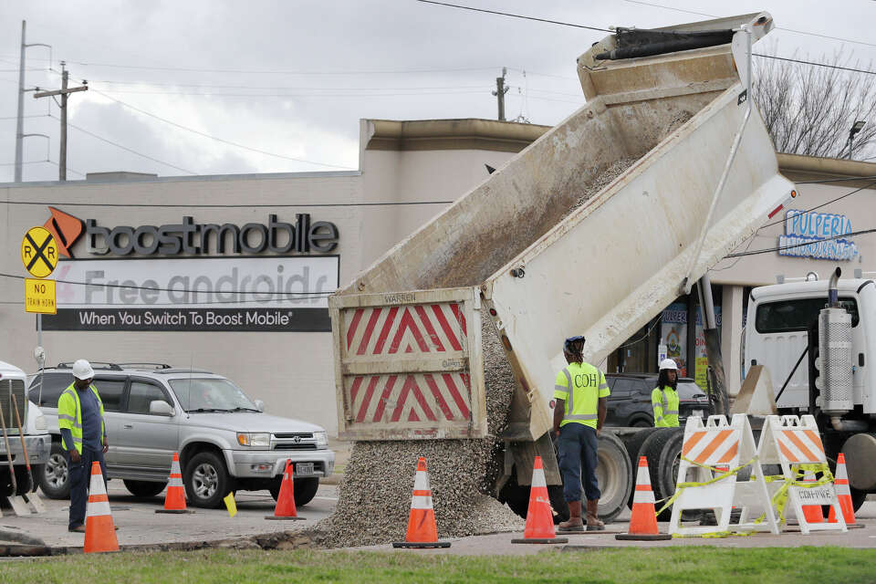 Houston Water Outage Hundreds Lose Service In Northwest Neighborhood