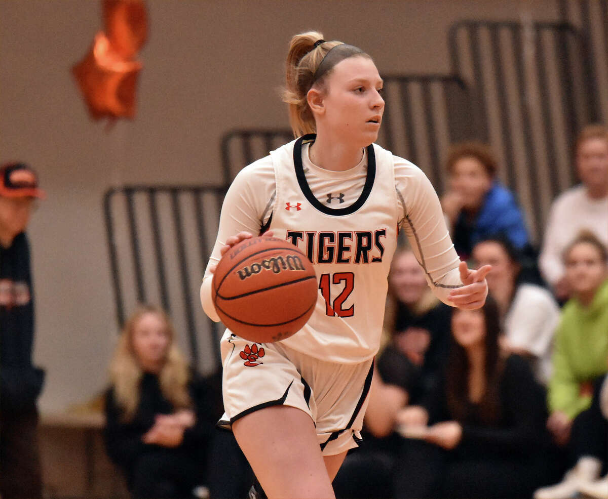 Ella Cook makes season debut in EHS win after tearing ACL