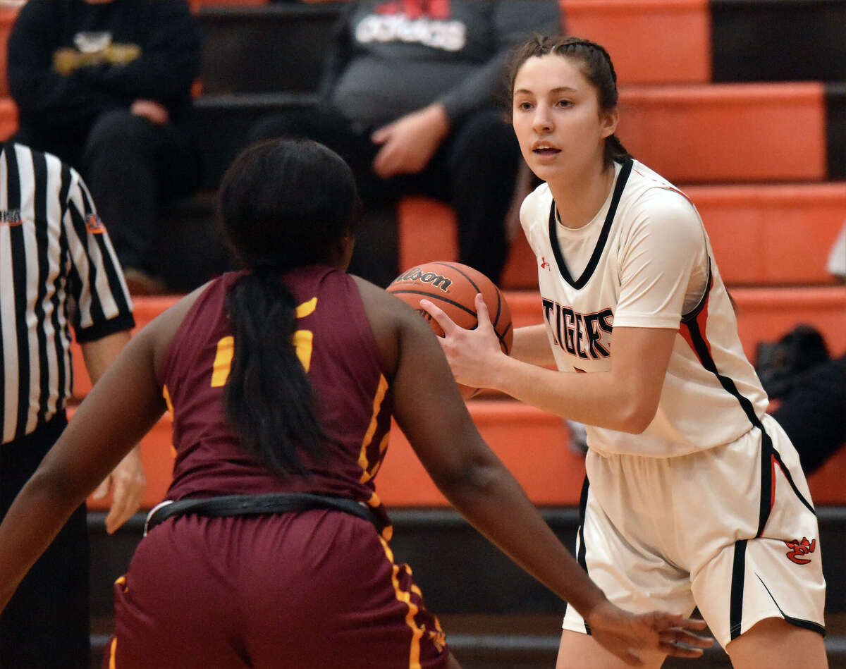 Ella Cook makes season debut in EHS win after tearing ACL