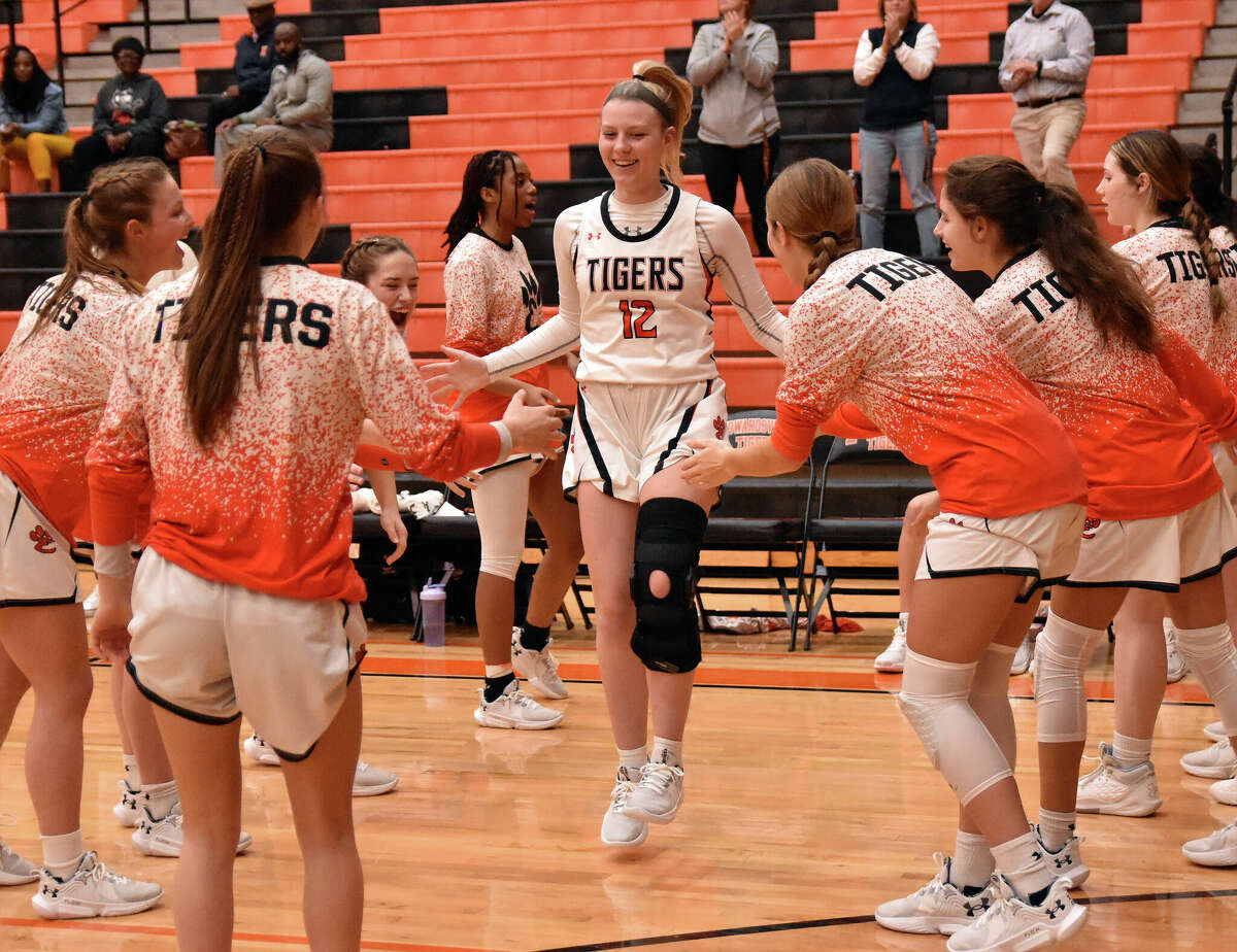 Ella Cook makes season debut in EHS win after tearing ACL