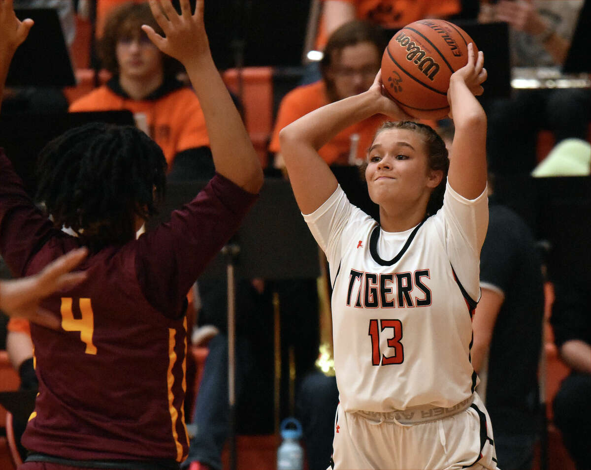 Ella Cook makes season debut in EHS win after tearing ACL