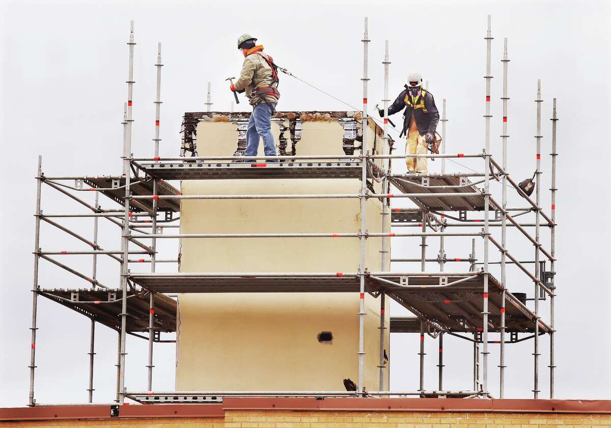 Wedge work brings towering task in Alton