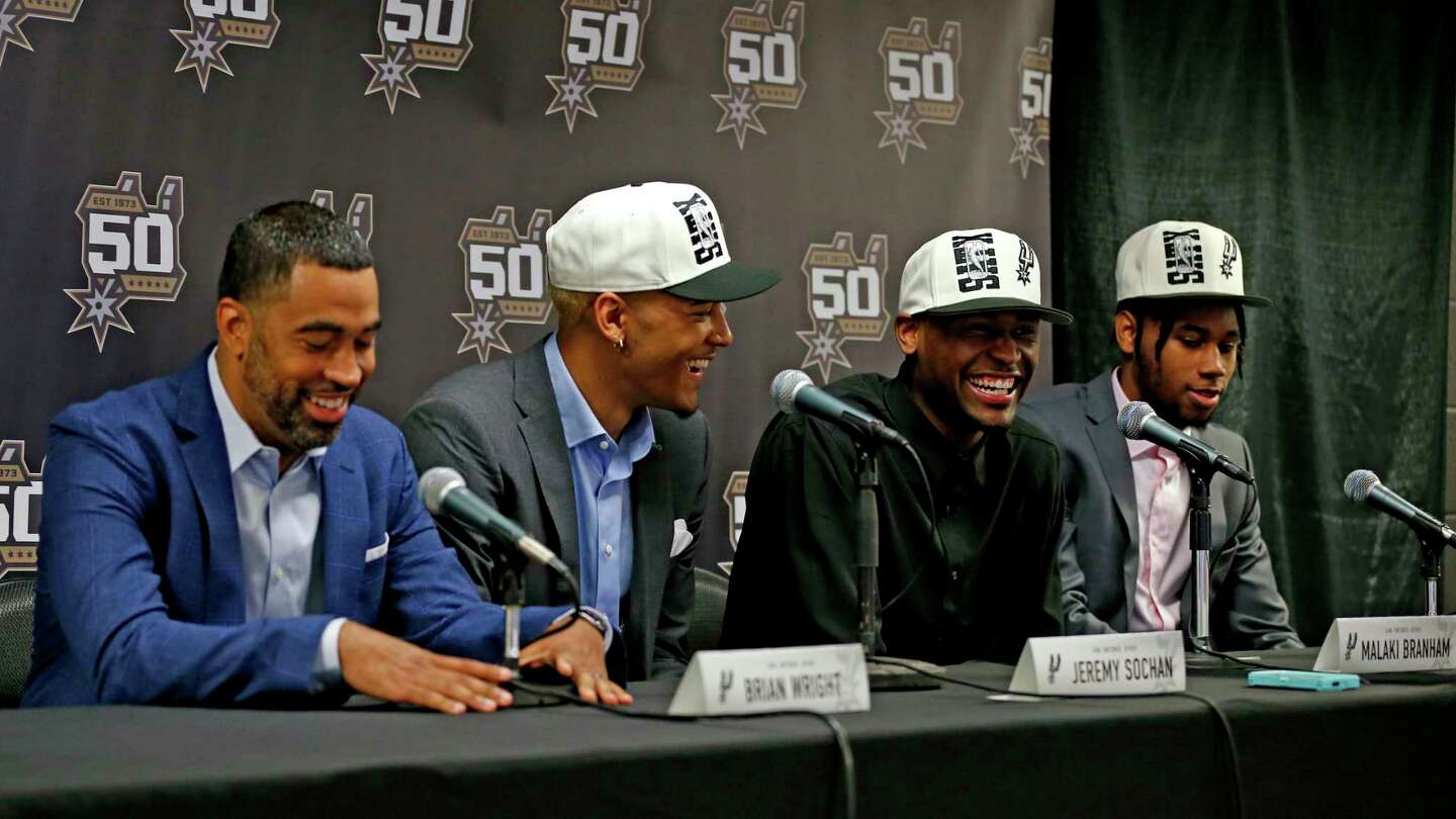 Wright earns praise as low-key architect of Spurs' rebuild