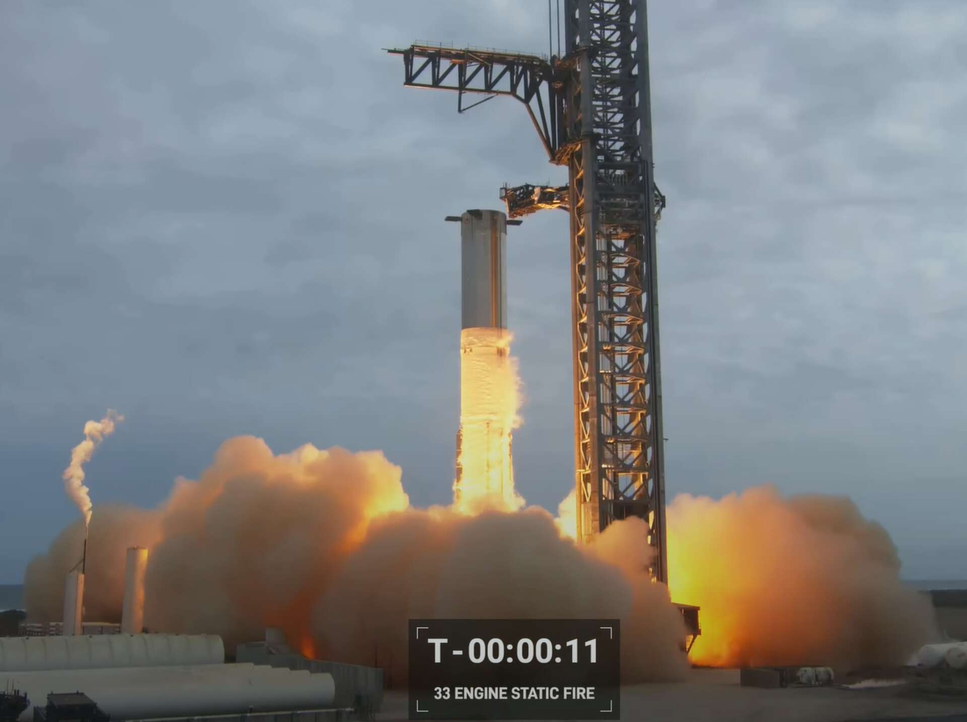 SpaceX sets record, fires 31 rocket engines in South Texas