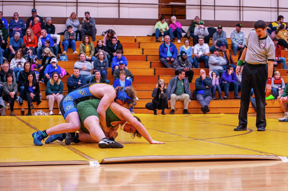 PHOTOS: Dow and Midland high take part in wrestling district tournamen