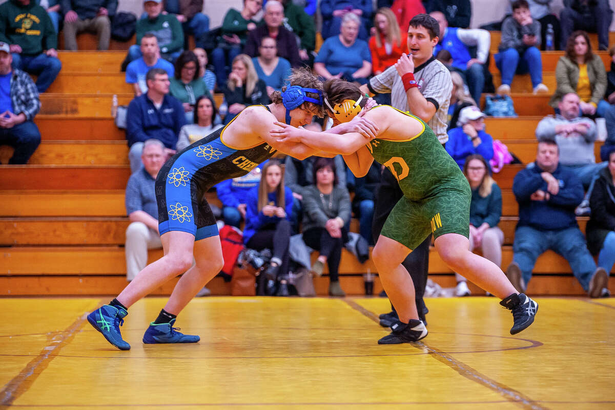 PHOTOS: Dow and Midland high take part in wrestling district tournamen