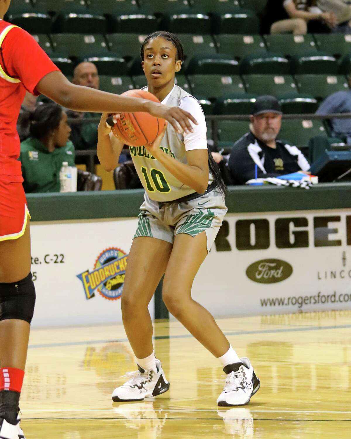 JC WOMEN’S BASKETBALL: No. 25 NMJC pulls away to beat Lady Chaps