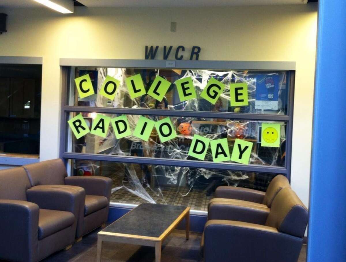 College radio streaming to survive in the digital age