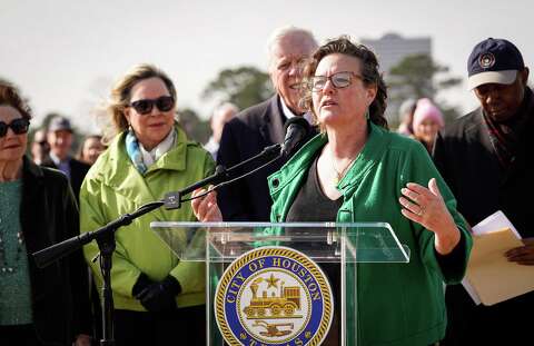 Houston land bridge opens in Memorial Park with Texas' Biggest Picnic
