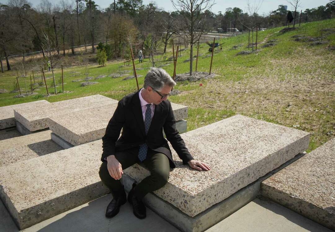 Houston land bridge opens in Memorial Park with Texas' Biggest Picnic