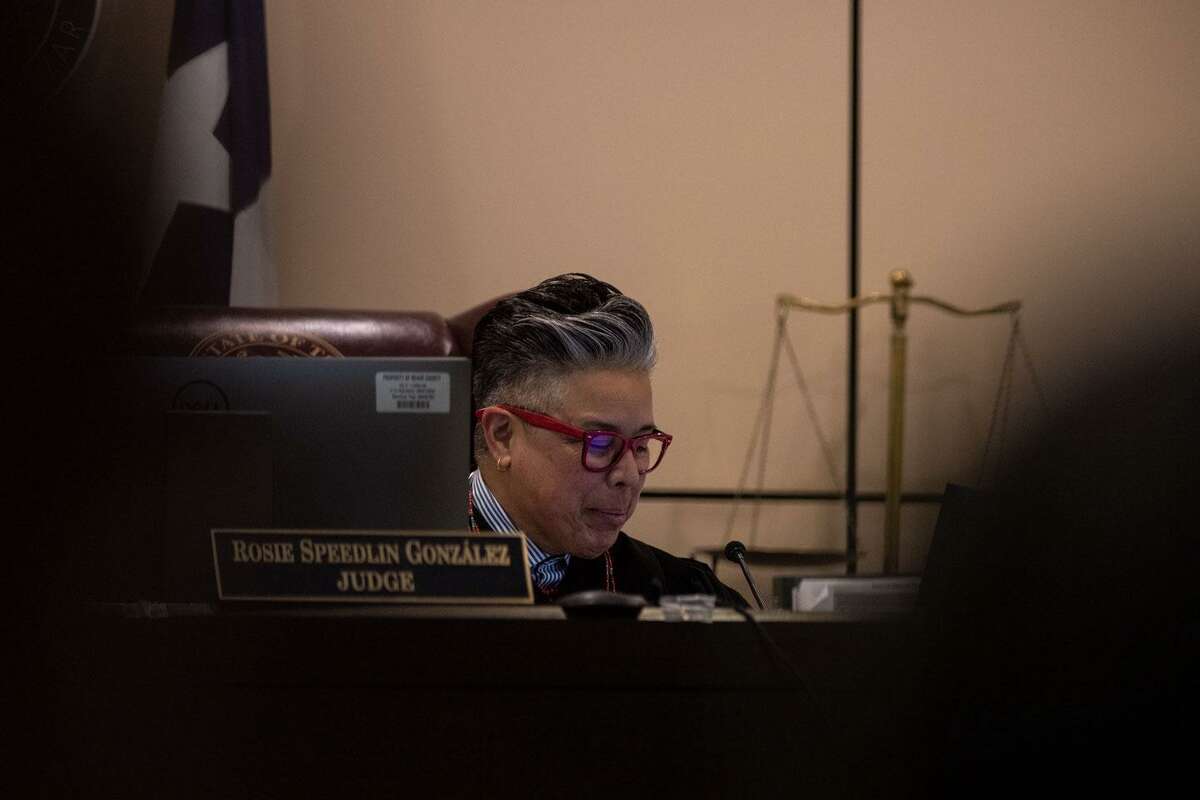 Bexar County Judge Rosie Speedlin Gonzalez cleared of wrongdoing