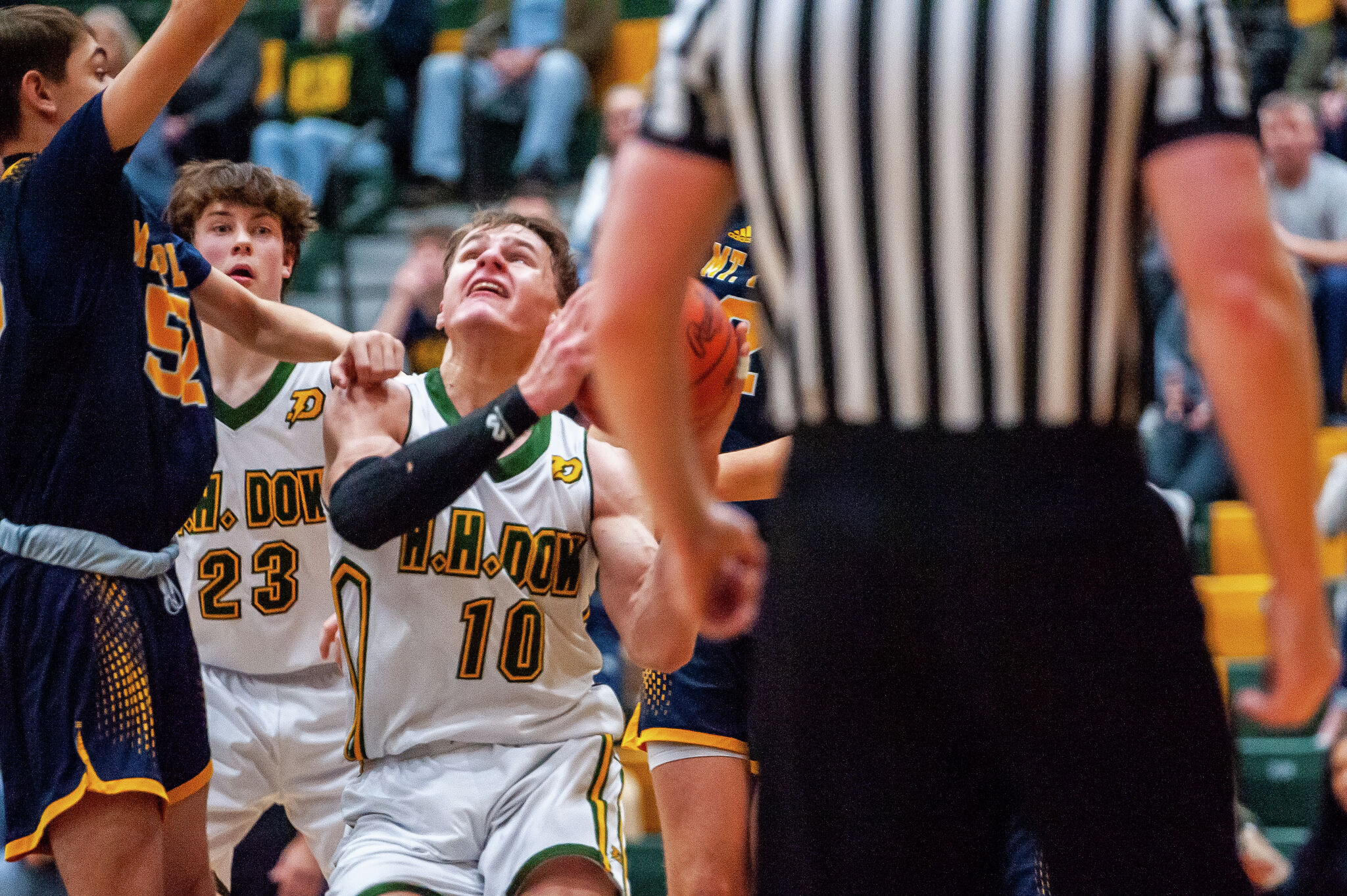 PHOTOS: Dow and Mount Pleasant high compete in boys basketball